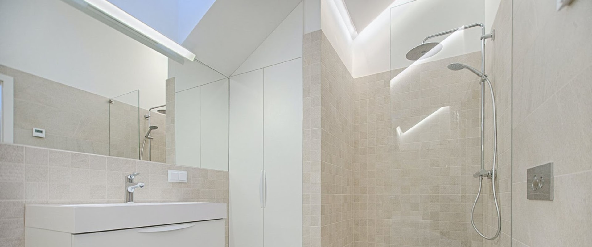 Exploring Corner Frameless Shower Designs